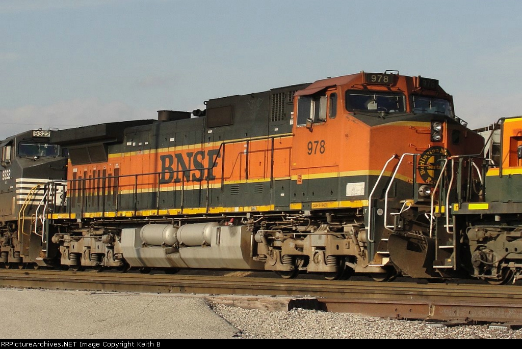 BNSF 978